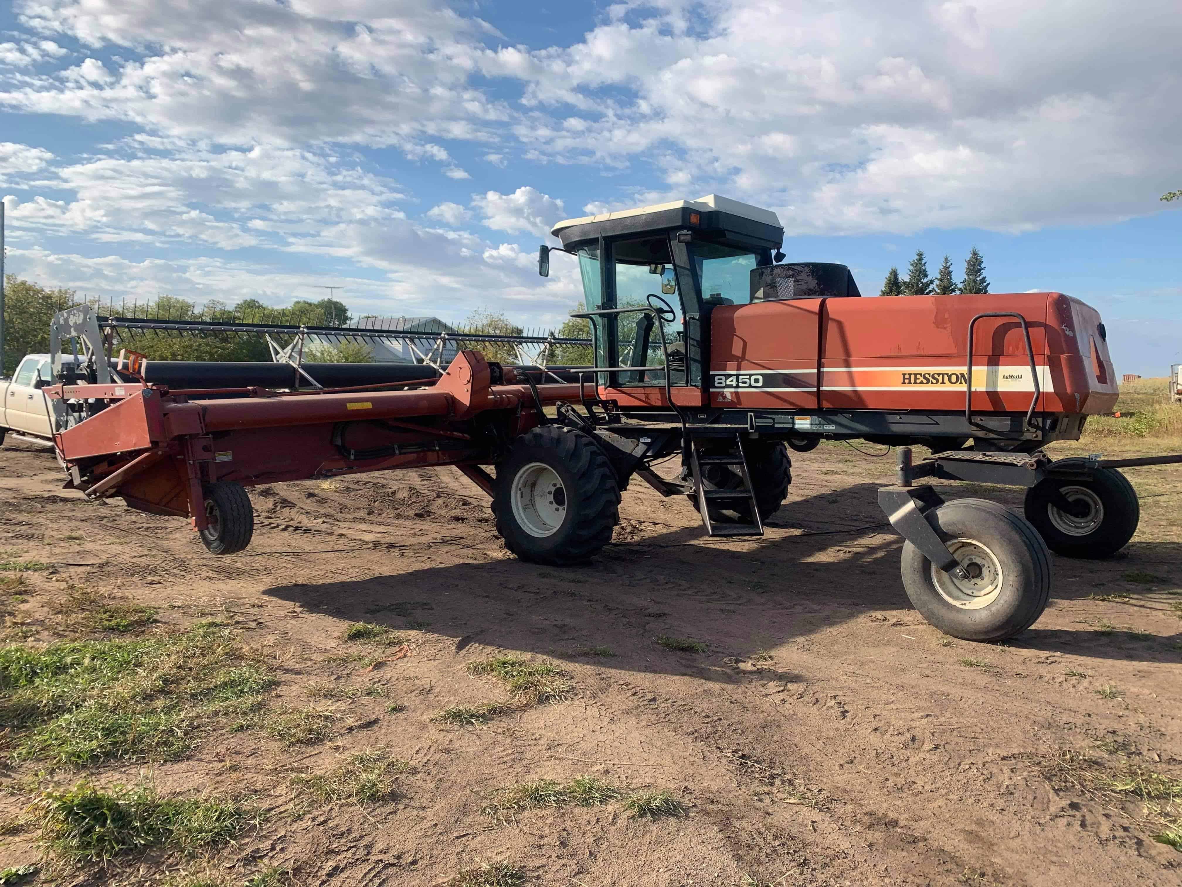 1999 Hesston 8450