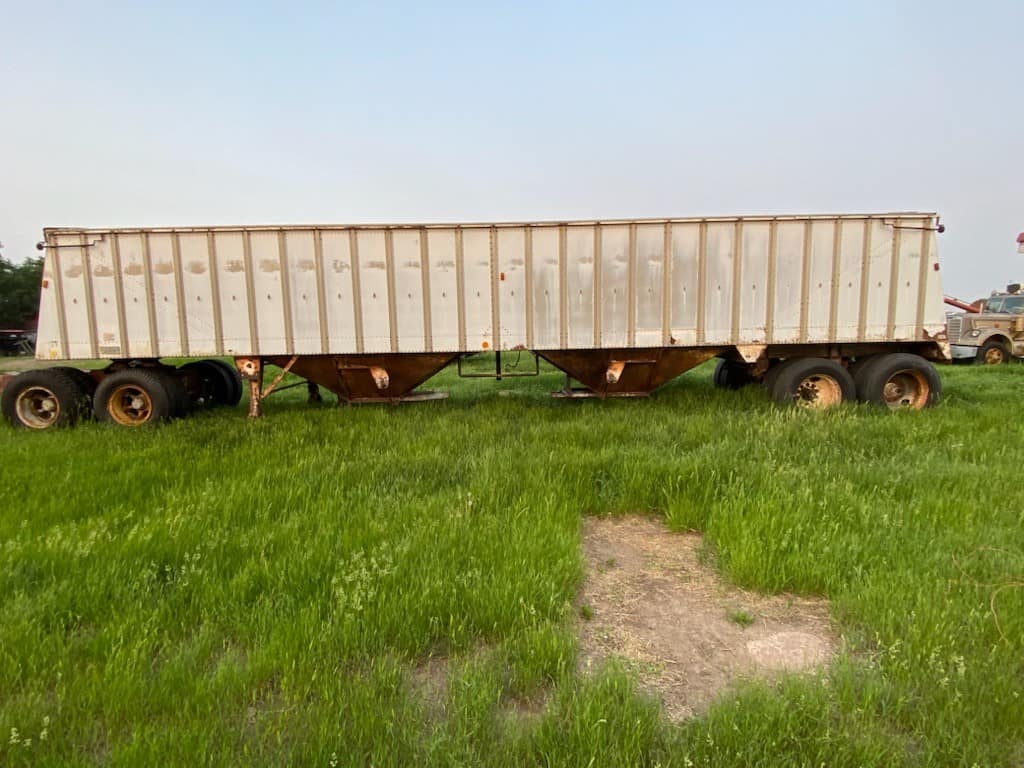 UNRESERVED**** 42' MERRITT GRAIN TRAILER WITH TANDEM AXLE DOLLY