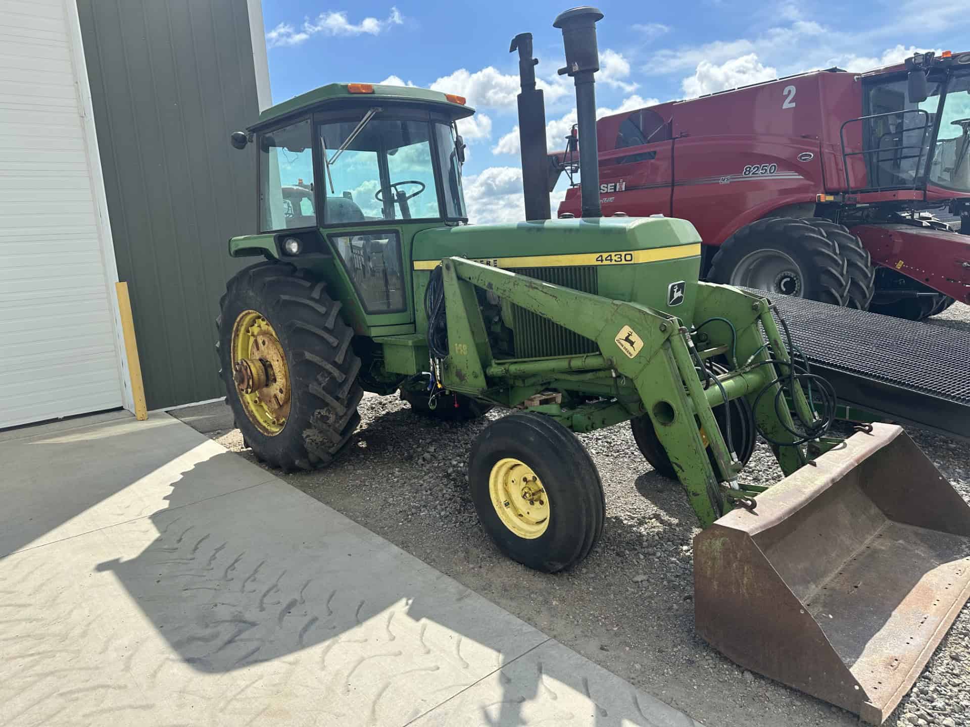 John Deere 4430